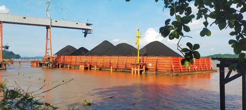 Barge Loading Aggregate in Seine River Quay Stock Image - Image of ...