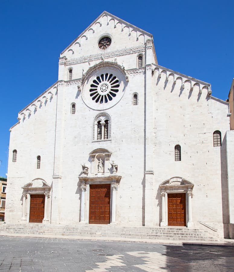 Bari photo stock. Image du construction, roman, catholique - 45522198