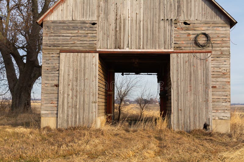 Barn in the Midwest stock image. Image of america, backdrop - 167601435