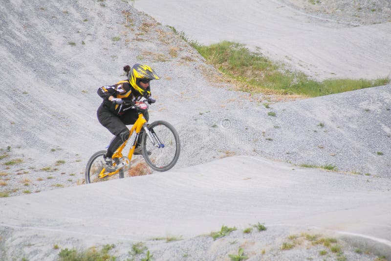 Barn Som Konkurrerar I BMX-lopp Redaktionell Arkivfoto - Bild av sport ...