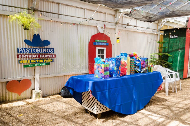 Barn theme gift table editorial stock photo. Image of reveal - 68859483