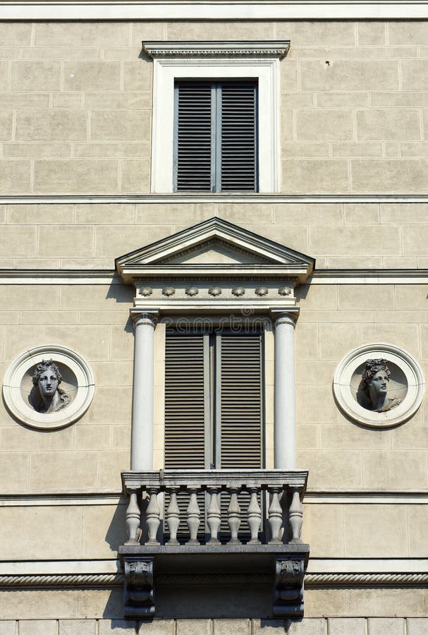 Barocker Balkon stockbild. Bild von laufstück, italien - 87206745