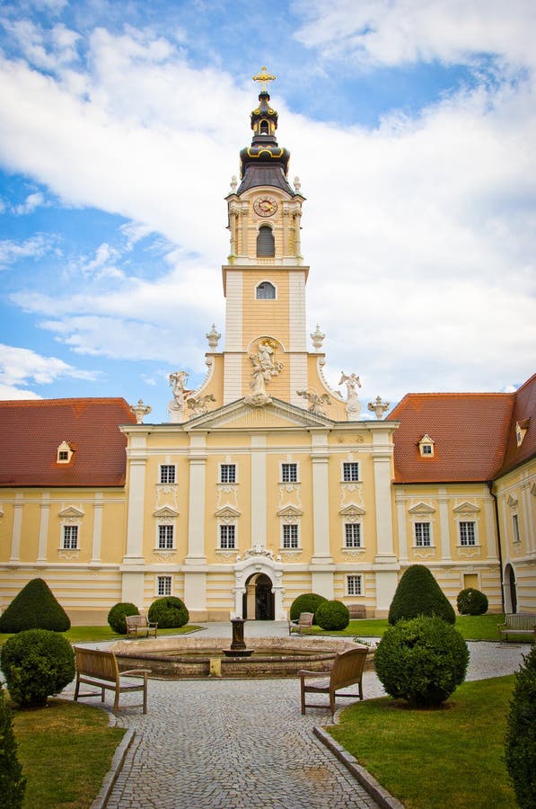 Barokke architectuur stock afbeelding. Image of park - 21332677