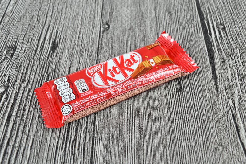 Barra De Chocolate Do Kat Do Jogo De Nestle Foto Editorial - Imagem de ...