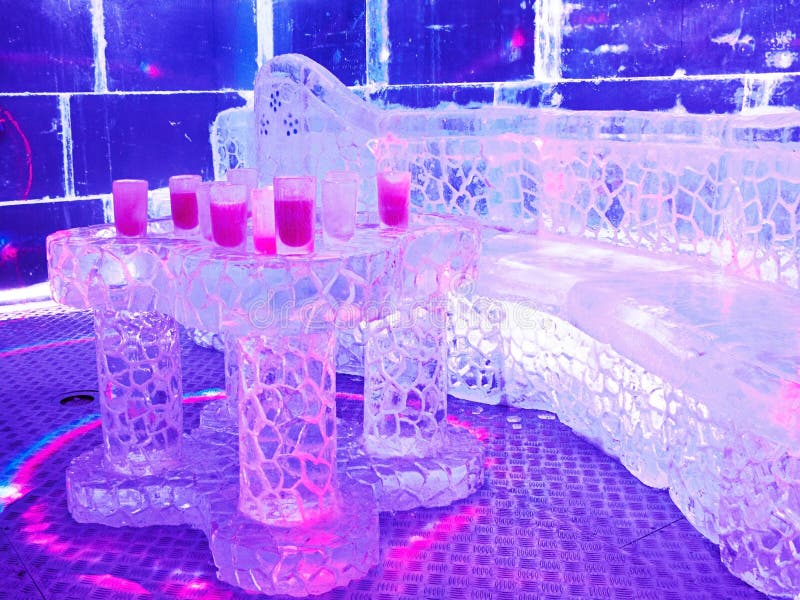 Barra Budapest/Jegbar Budapest Do Gelo Imagem Editorial - Imagem de ...