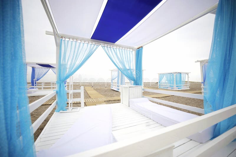 Barraca Bonita Em Uma Praia Foto de Stock - Imagem de relaxe, tropical ...