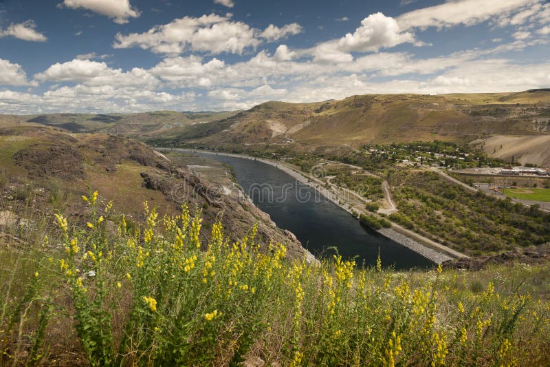 Barrage grand de Coulee photo stock. Image du concret - 66593058