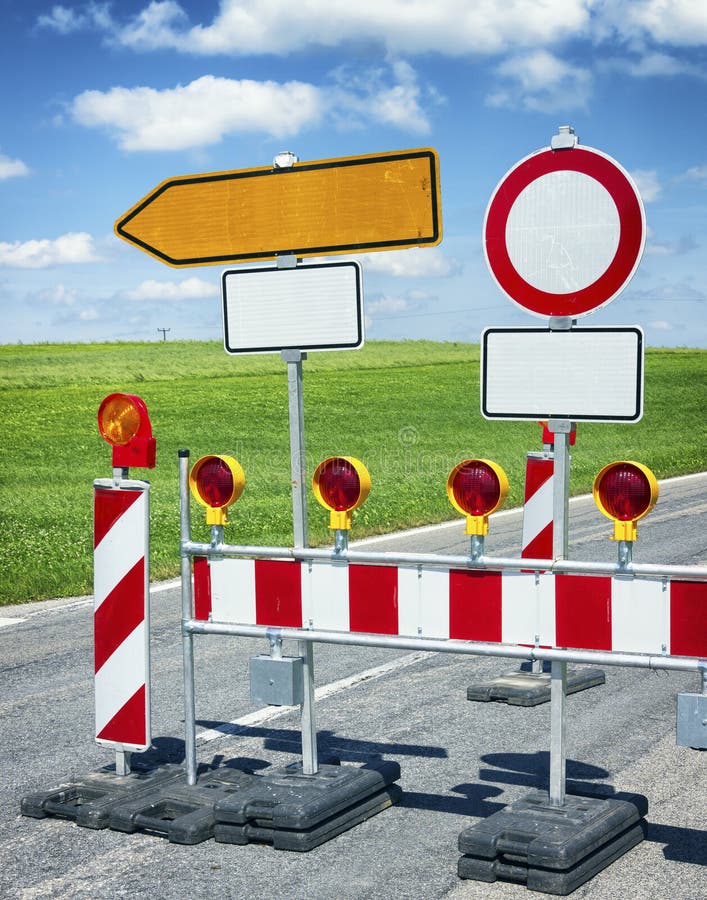 Barrage routier photo stock. Image du image, bloqué, construction ...