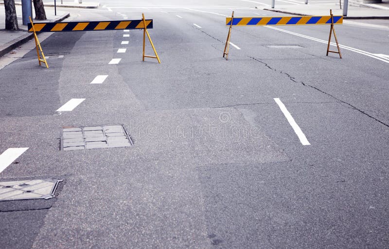 Barrage routier image stock. Image du blanc, zone, construction - 9123215