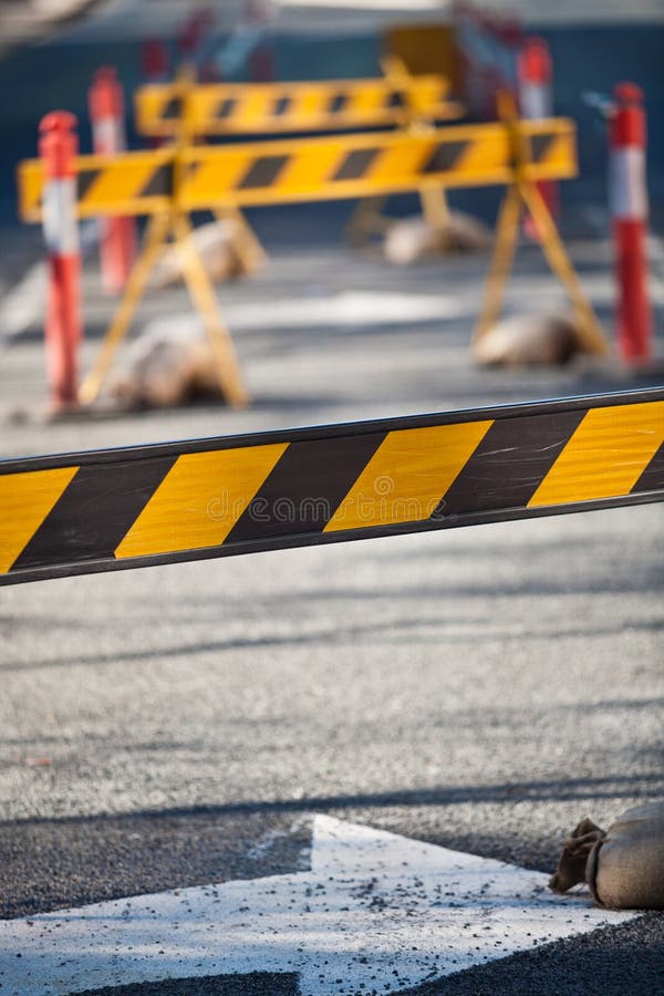 Barrages Routiers Du Conseil Image stock - Image du industriel ...