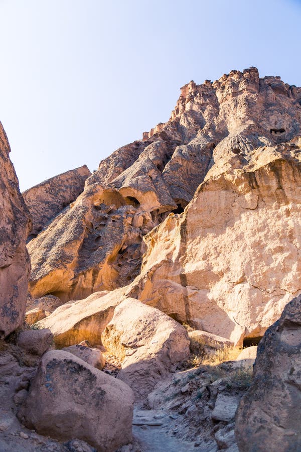 Barranco Seco Grande Y Cuevas Dentro De La Roca Imagen de archivo ...