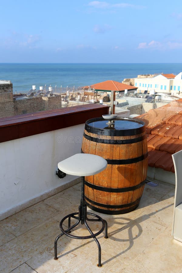 Barrel - Capacity for Liquid Stock Photo - Image of transporting ...