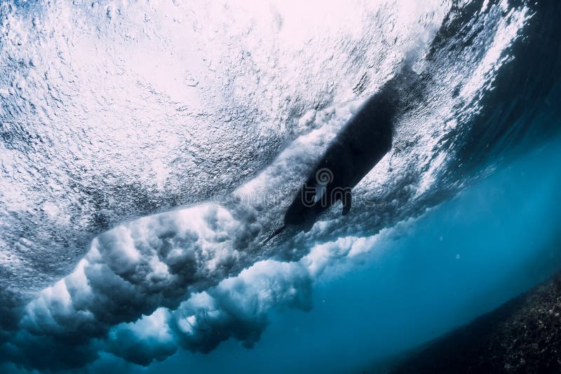 Barrel Wave Underwater With Air Bubbles. Ocean In Underwater Stock ...