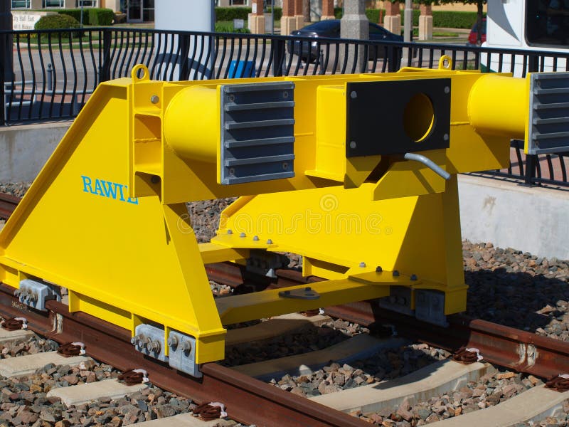 Barrière d'arrêt de train image éditorial. Image du empêchements - 78450440