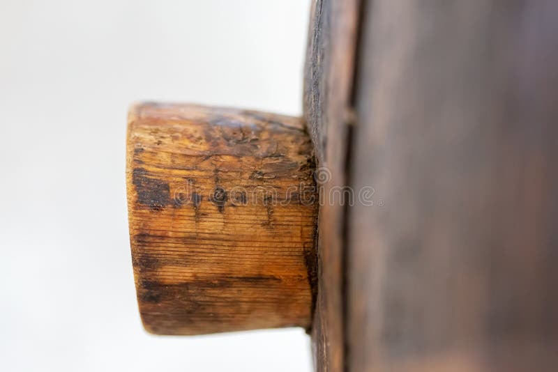 Barril De Madera Antiguo Con Corcho. Barril De Vino Cerrado Imagen de ...