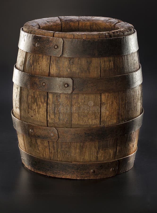 Barril de madera viejo imagen de archivo. Imagen de vendimia - 27424935