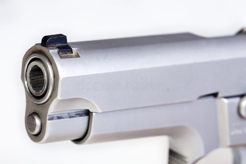 Barril de un arma imagen de archivo. Imagen de pistola - 30004441
