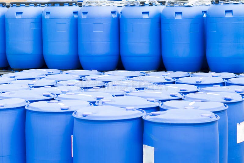 Barriles azules foto de archivo. Imagen de exterior, almacén - 70207242