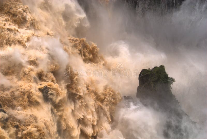Barron Gorge Waterfall stock photo. Image of flood, climate - 28490854
