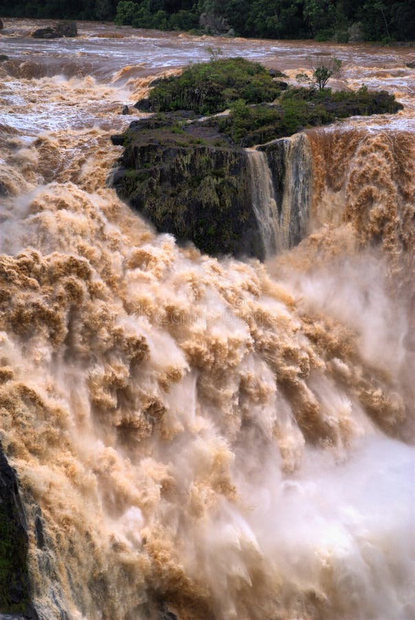 Barron Gorge Waterfall stock photo. Image of flood, climate - 28490854