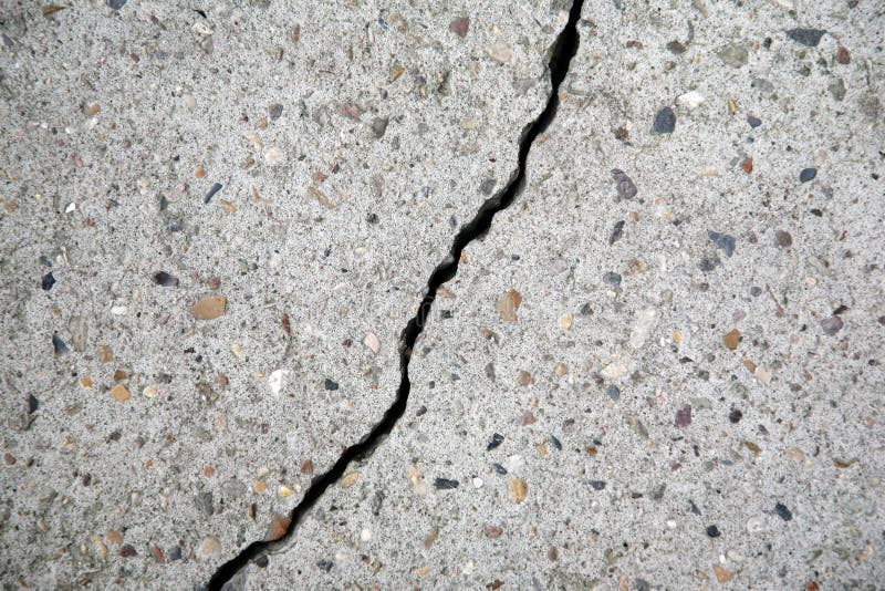 Barst op een muur stock afbeelding. Image of bouw, kleur - 6059349