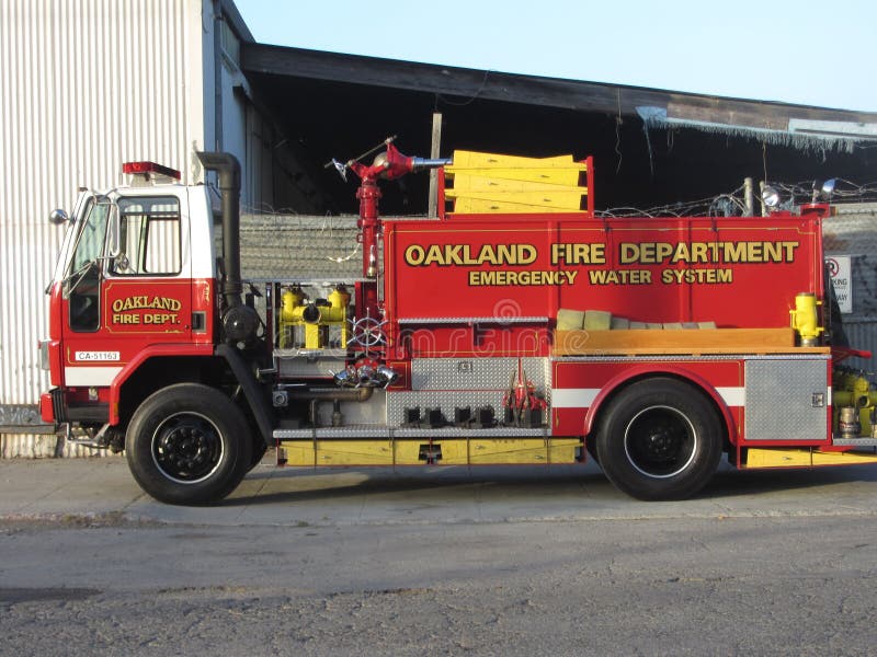 BART Fire imagem de stock editorial. Imagem de trilhos - 35467879