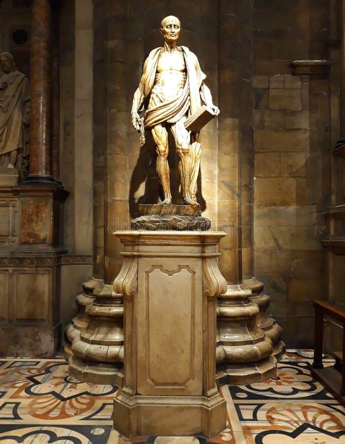Estátua De Bartholomew O Apóstolo Dentro De Milan Cathedral, Itália ...