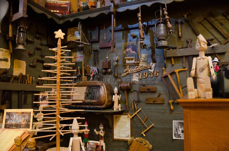 The Bartolucci Shop in Rome . Editorial Image - Image of manufacturing ...