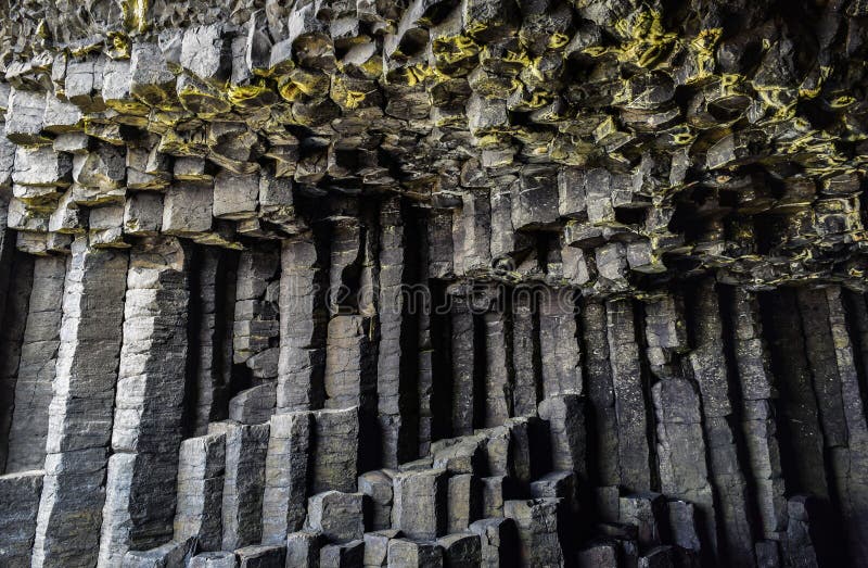 Basalto Columnar Sextavado Na Caverna Do ` S De Fingal Foto de Stock ...