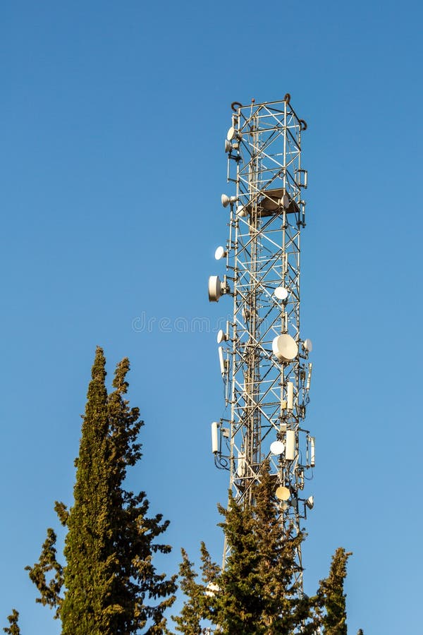 A Base Station is a Unit that Broadcasts in a Two-way Mobile Network ...