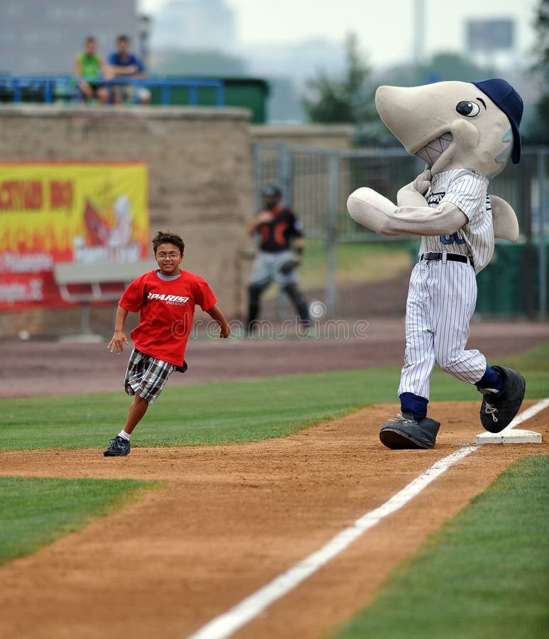 Baseball mascot race editorial image. Image of young - 20467610