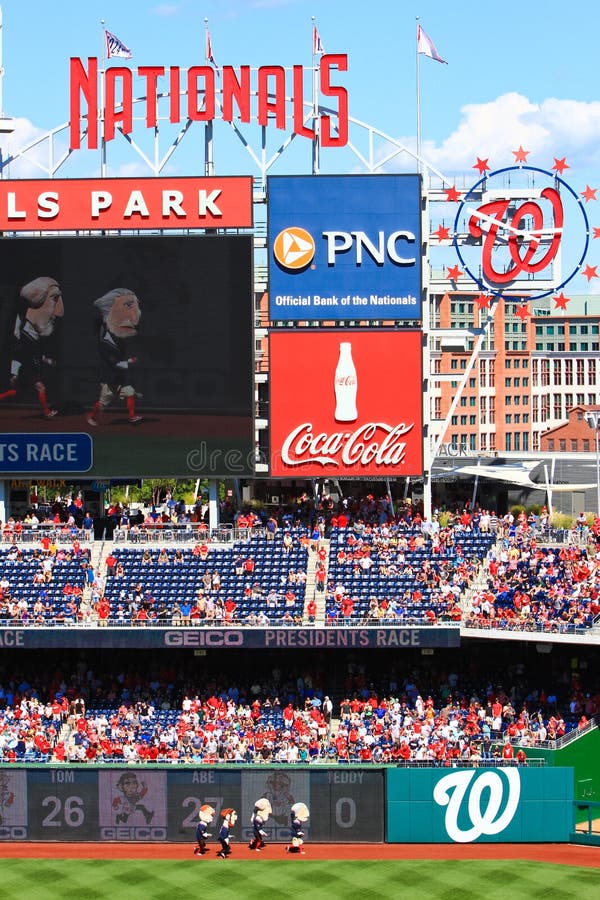 Screech Washington Nationals Mascot Editorial Photo - Image of ...