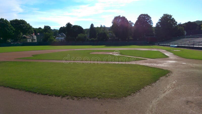 Baseballfeld stockbild. Bild von grün, feld, gras, baseball - 127756657