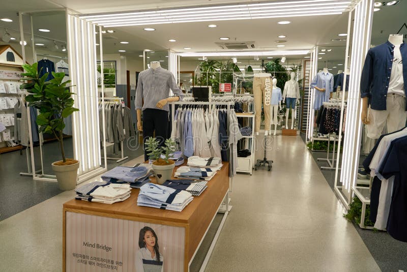 Basic House editorial photo. Image of price, retail - 109057781