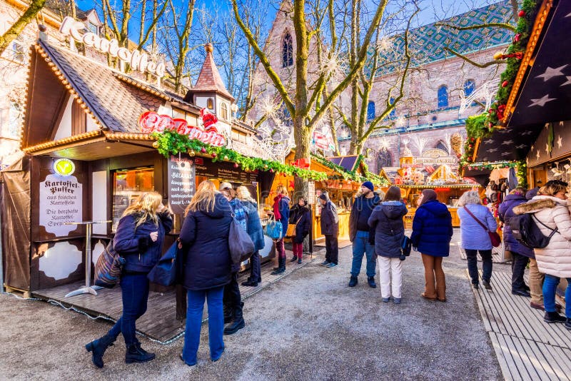 Basileia, Suíça - Mercado Do Natal Fotografia Editorial - Imagem de ...