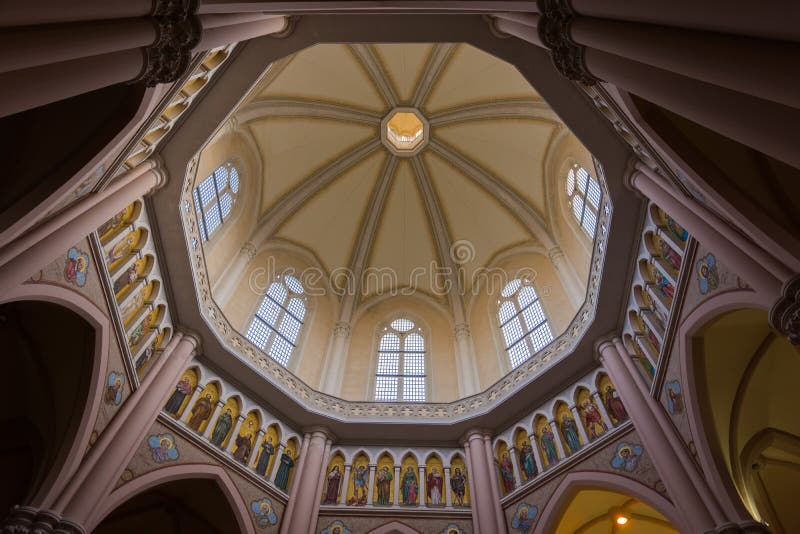 Basilica of Castelpetroso editorial photo. Image of molise - 180622071