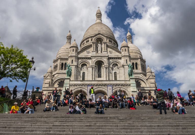The Basilica of SacrÃ©-CÅ“ur in Paris Editorial Stock Photo - Image of ...