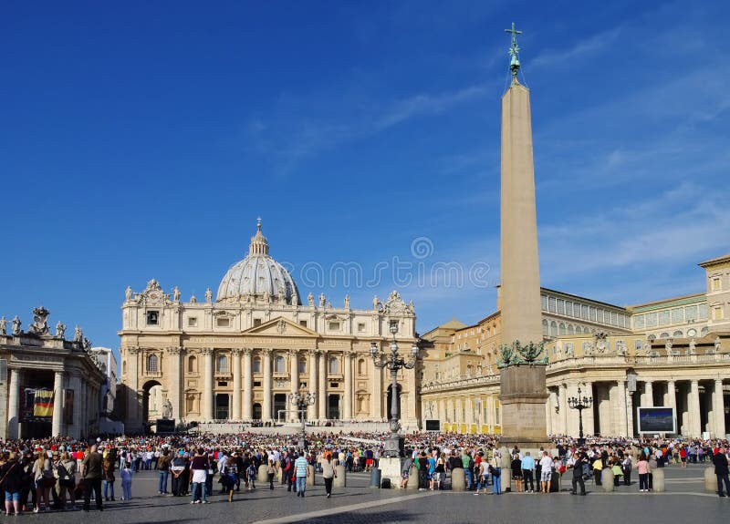 Rome Papal Basilica of Saint Peter Editorial Stock Image - Image of ...