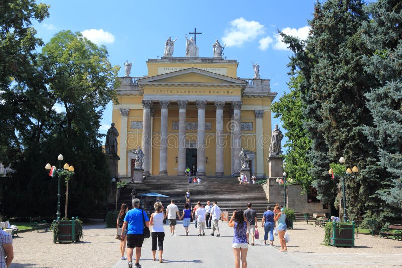 Basiliek Van Eger. Hongarije Redactionele Fotografie - Image of ...