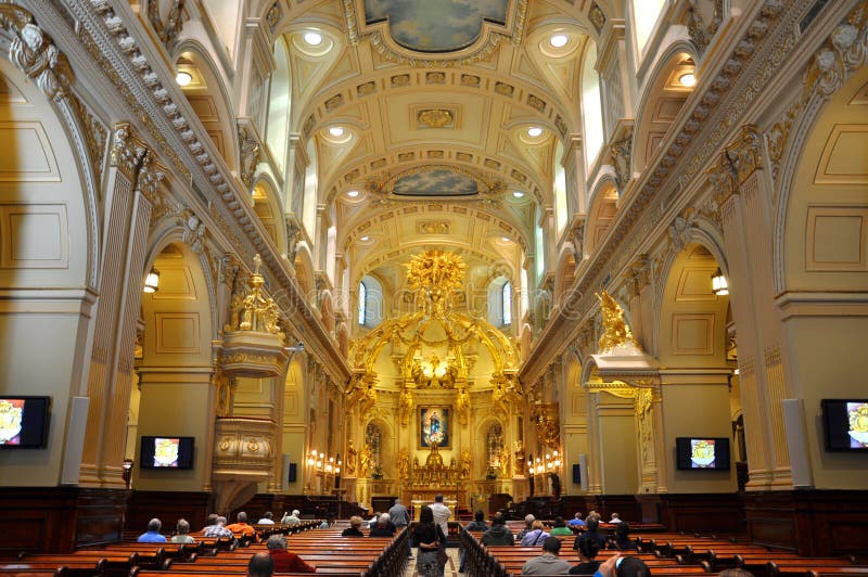Basilique Notre-Dame-de-Quebec, Quebec City, Canada Editorial Photo ...