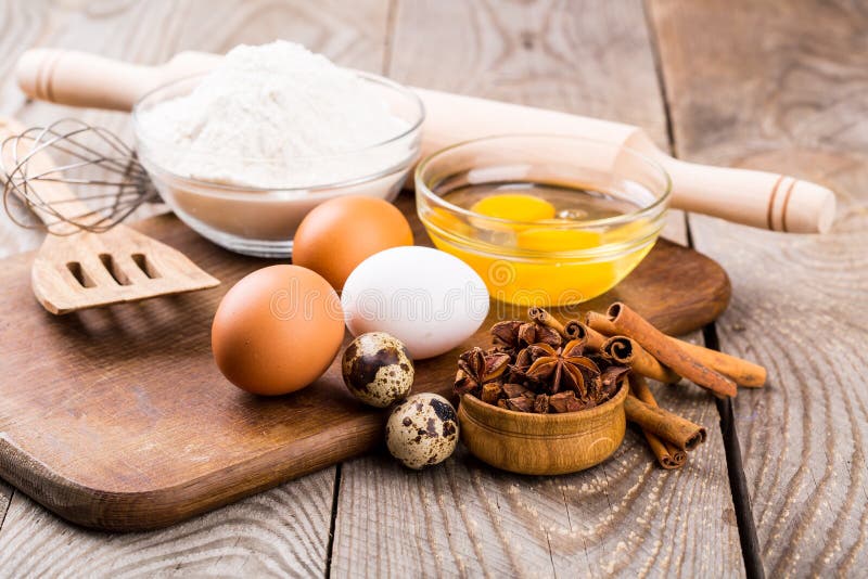 Basisingrediënten Voor Baksel Stock Afbeelding - Afbeelding bestaande ...