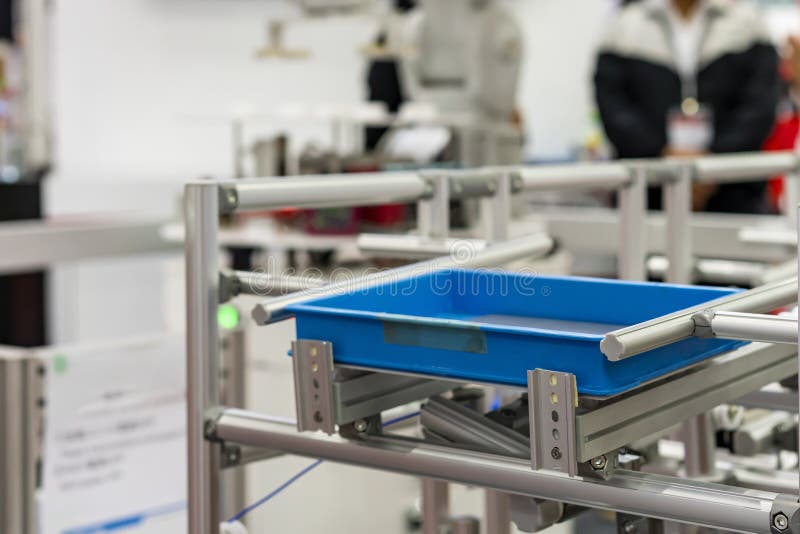 Basket or Plastic Box Container on Roller Rack or Aluminum Shelf for ...