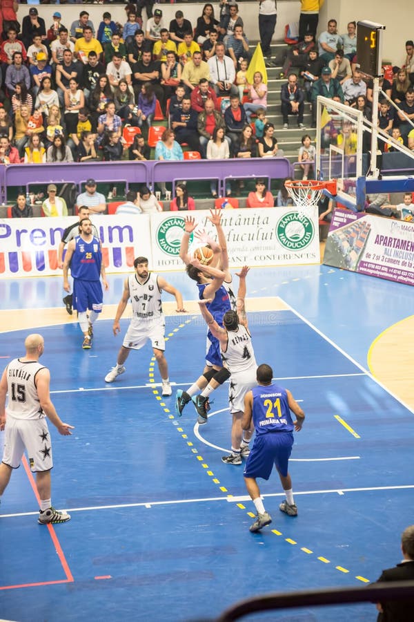 Basketball game scene editorial photo. Image of action - 40390601