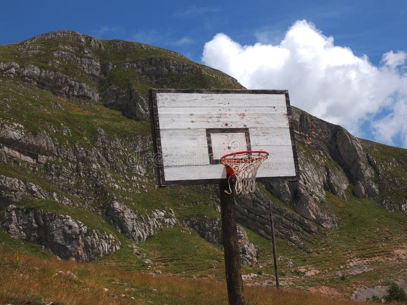 Outdoor Mountain Basketball Hoop Stock Photo - Image of sports, court ...
