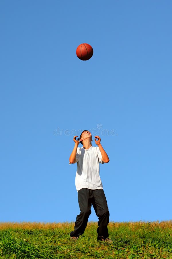 Basketball player stock image. Image of adolescence, catching - 7412273