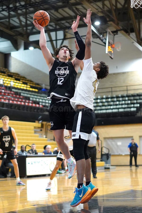 Basketball Player Dunking the Ball into the Hoop Editorial Photography ...