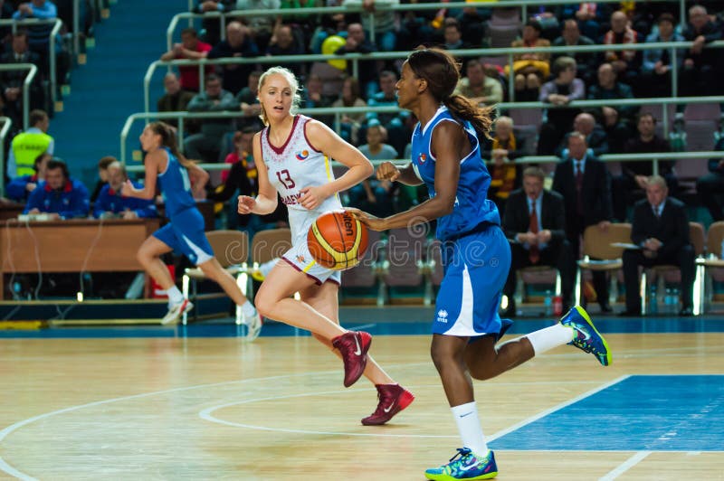 Basketmatch, redaktionell bild. Bild av muskel, spelare - 46034981