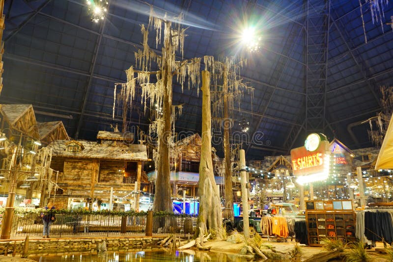 Bass pro shop in memphis editorial image. Image of morning - 62351270