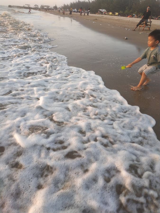 Batakan Beach of Kalimantan Editorial Photography - Image of ocean ...