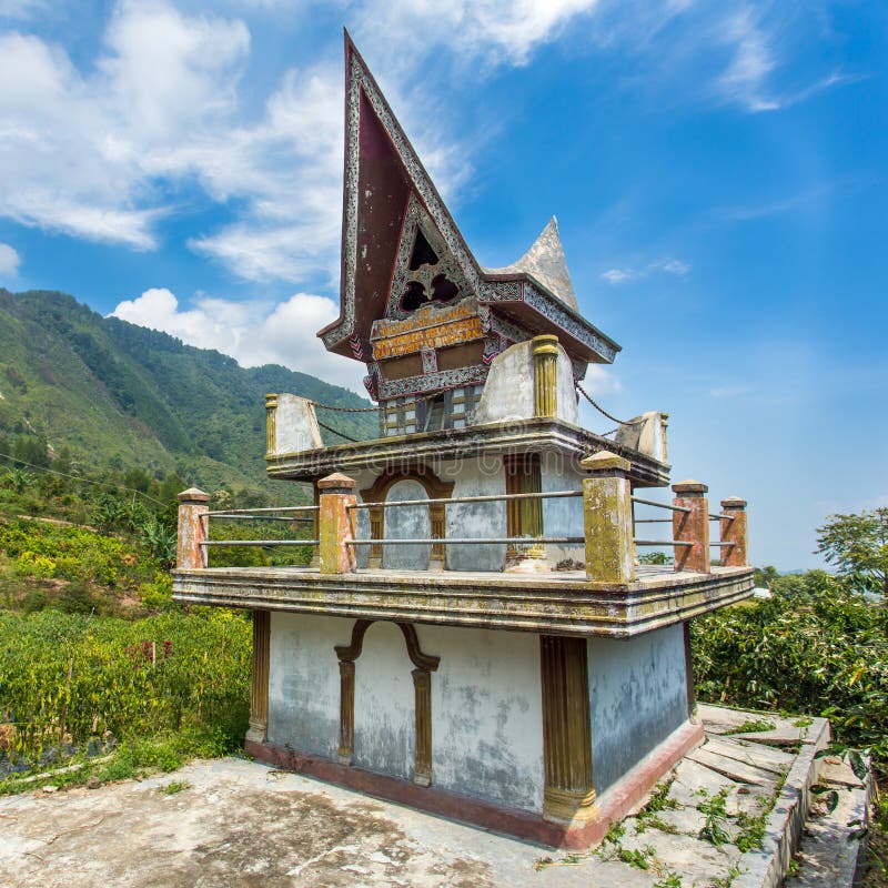 Batakgraf Op Het Samosir-eiland Dichtbij Meer Toba Stock Afbeelding ...